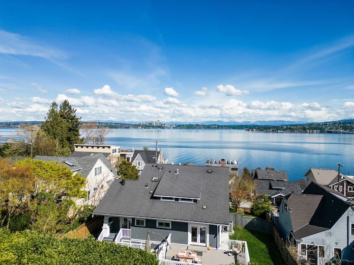 Leschi Retreat W/breathtaking Water View,sleeps 14 - Seattle, WA