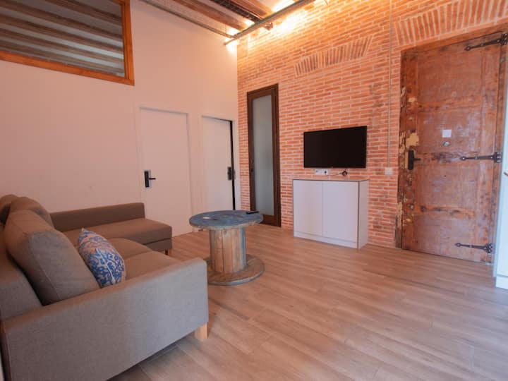 Appartement Avec 4 Chambres Et Salles De 2 Bains - Viladecans