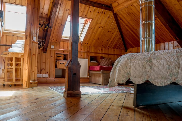 South Roof Room - Little Haven