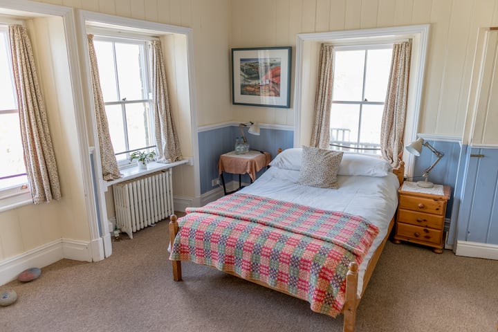 Family Rooms Adjoining With Interconnecting Door - Milford Haven