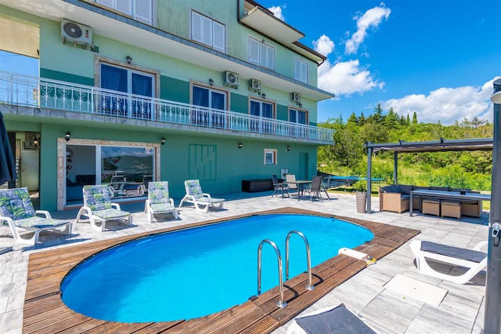Spacious And Modern Villa With A Sea View - Labin