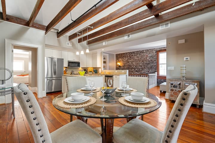 Sleeps 26! Walk To River Street| Bars| Shopping - Savannah