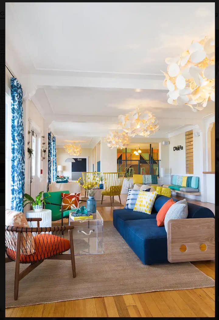 Fully Renovated, Overlooking The Blue Harbor - Oak Bluffs, MA