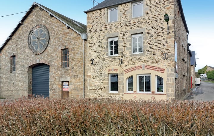 4 Bedroom Stunning Home In Neuilly Le Vendin - Bagnoles-de-l'Orne