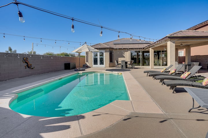5 Mi To Surprise Stadium: Chic Home W/ Pool - Surprise, AZ