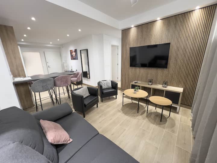 Apto. Céntrico Con Piscina Cerca De La Playa - Torremolinos