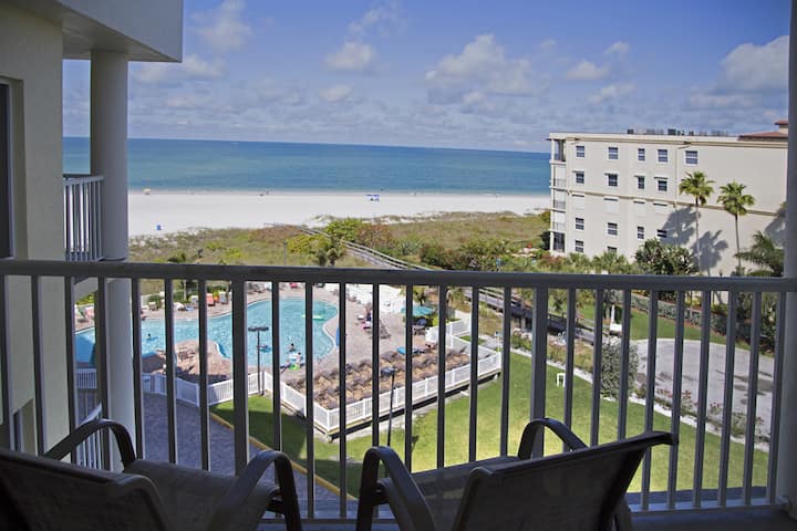 Ultimate Family Vacation | Outdoor Pool. Beach Bar - Treasure Island, FL