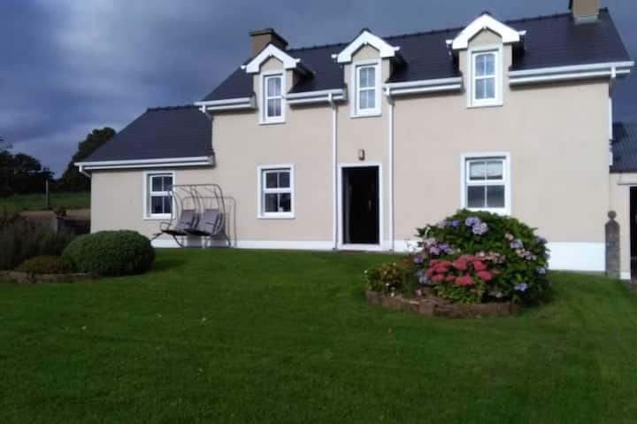 Drumlaght Cottage - Donegal