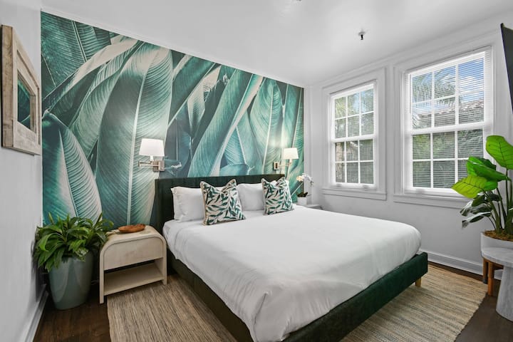 Haven1br Pool/steps To Beach&dining - Palm Beach, FL