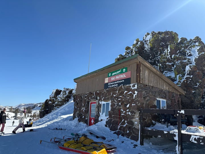 Minutes From Skiing+ Games + Timber Cube Cabin - Brian Head, UT