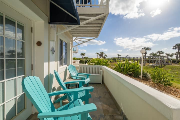Oceanfront Resort Style | Heated Pool | 1 Bed+flex - Cape Canaveral, FL