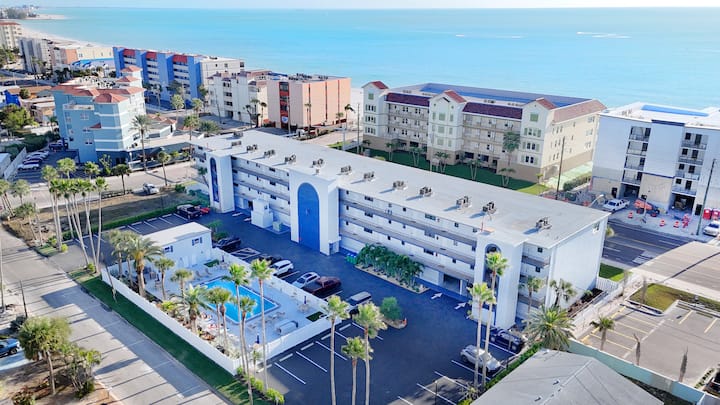 Modern Condo | Remodeled, Beach Access, Sleeps 6 - Redington Beach, FL