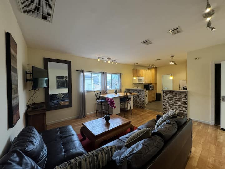 Light Filled, Cozy, Convenient - Vallejo