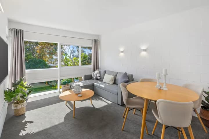 Seaview Classic Apartment - 오클랜드