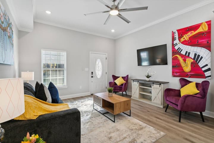 Cozy New 5br Home W Firepit Near Caesars Superdome - Metairie, LA