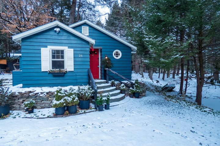 Enchanted Fox Dell Cottage - Bethel, NY