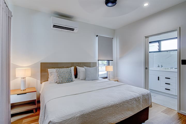 Harper - The Perfect Holiday Home (3 Bedroom) - Mission Beach