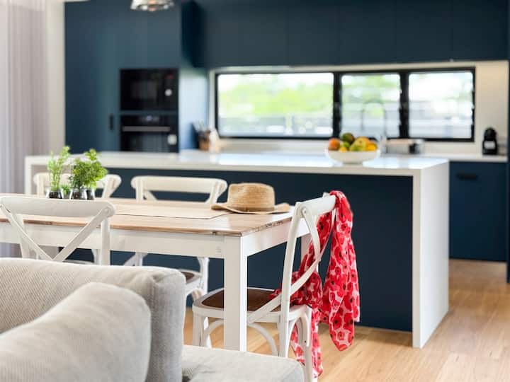 Harper - The Perfect Holiday Home (3 Bedroom) - Mission Beach