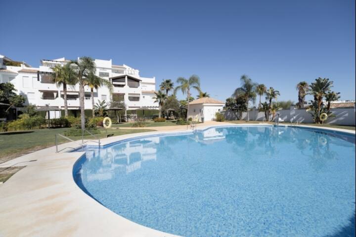 Palmeras Candor Free Parking By Staycar - Rota