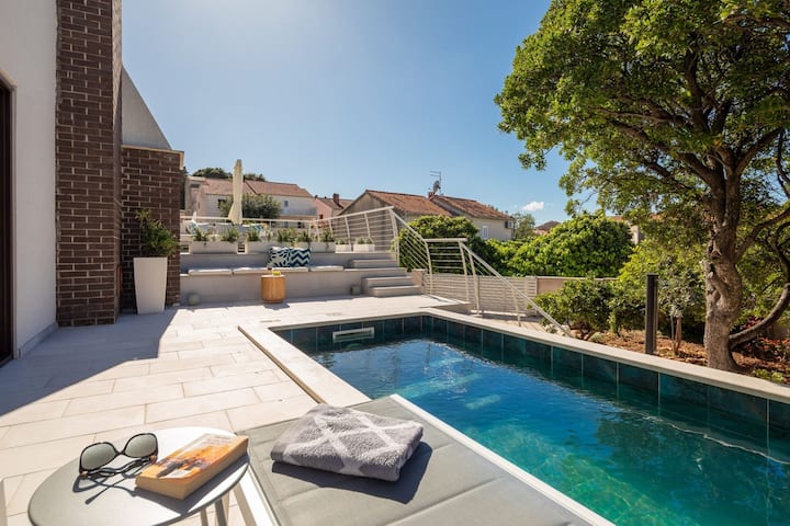 Luxury Villa Mila Supetar -Pool, Sea, Beach,centre - Postira