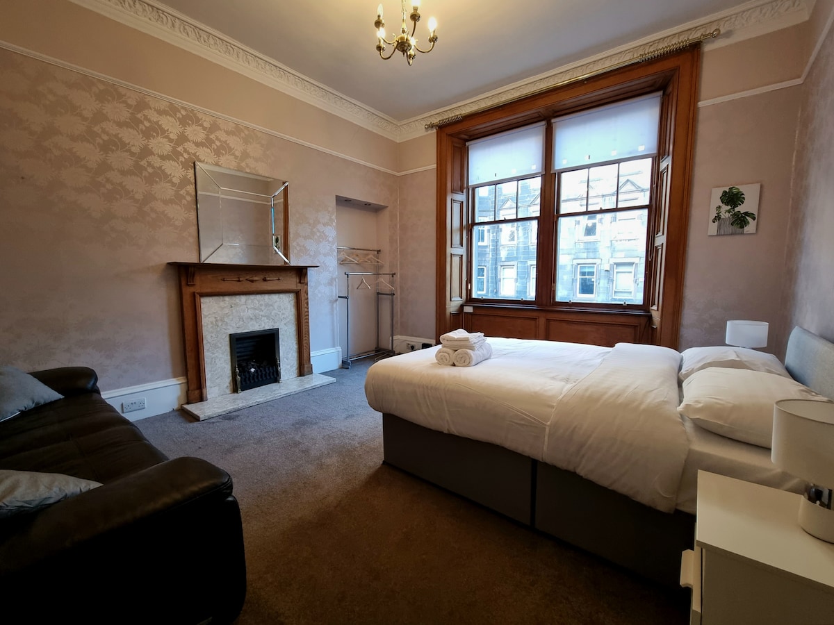3 bedroom Apt Edinburgh - Apartments for Rent in Edinburgh, Scotland ...
