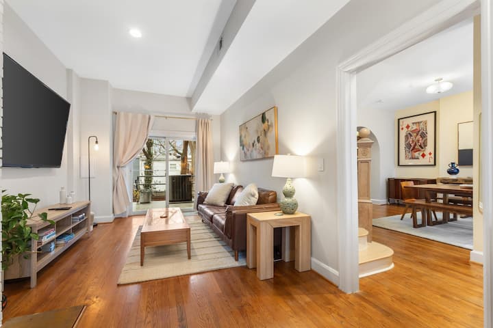 Central Dc 3-br Getaway, Close To It All - Washington, DC