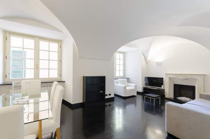 Brilliant Flat Near The Via Garibaldi - Genoa