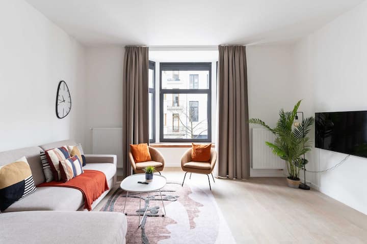 Inviting And Bright 7-person Apartment In Antwerp - Amberes, Bélgica