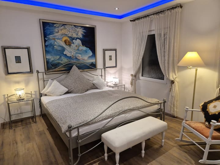 Elegant Apartment With Artistic Flair - Wuppertal