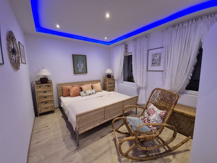 Premium Apartment With Artistic Flair - Wuppertal