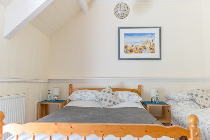 Room 6a  Overlooks The Garden - Haverfordwest