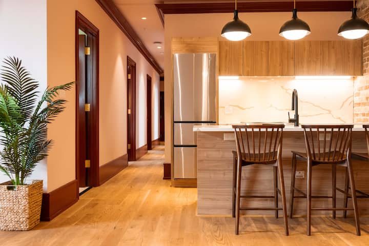 Luxury 4br W/ Pool Near French Quarter & Downtown - New Orleans, LA