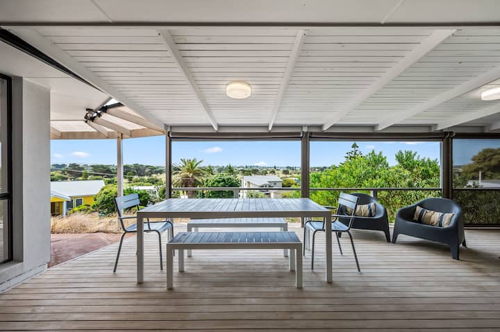 Coastal Retreat—treetop Outlooks By Goolwa Beach - Middleton