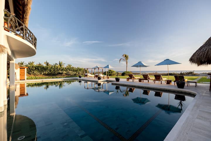 Beachfront Villa W/ Pickleball & Padelball Courts - Mexico