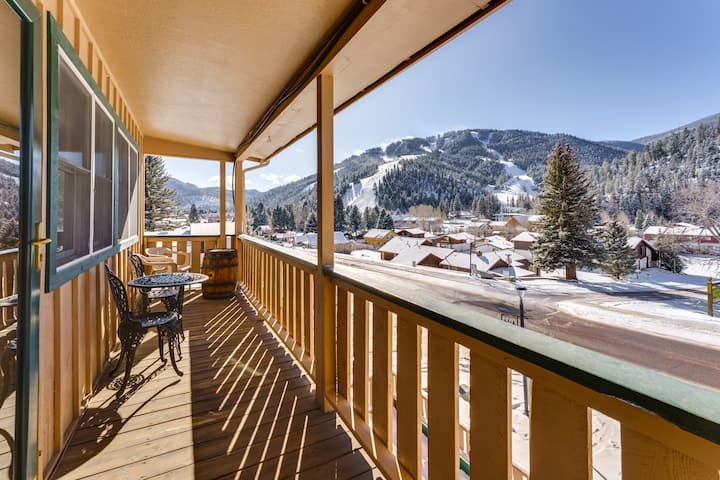 1/2 Mi To Skiing: Red River Condo W/ Free Shuttle! - Red River, NM