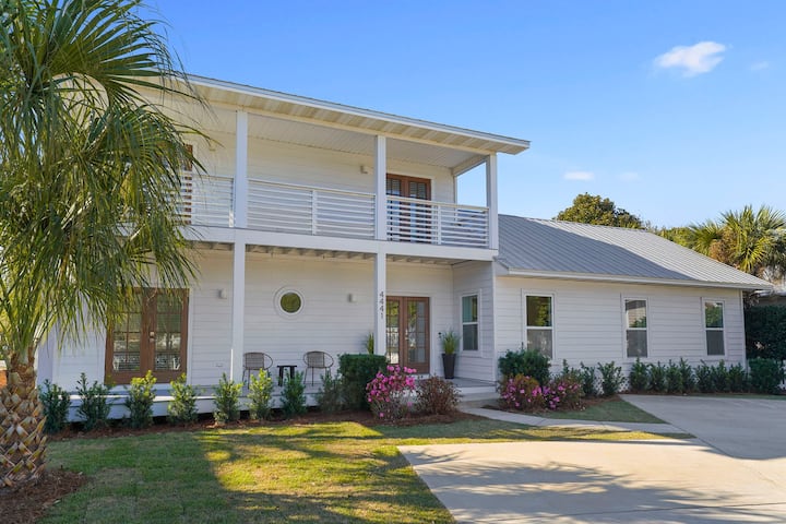 Gorgeous 5br Crystal Beach Cottage, Updated W Pool - Destin, FL