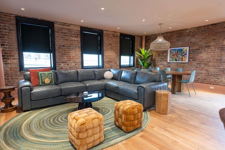 Beautiful 4 Bed 4 Bath Chez Moi Suite With Pool - New Orleans, LA