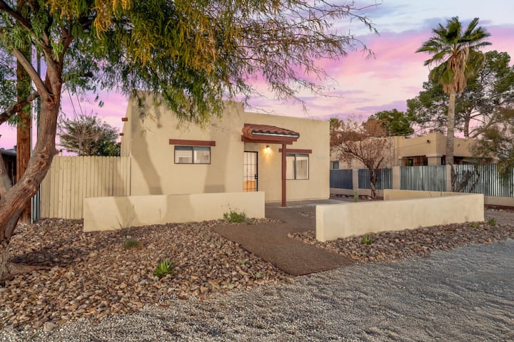 Central & Quiet | 2 Br 1.5 Ba | Near Alvernon Park - Tucson, AZ