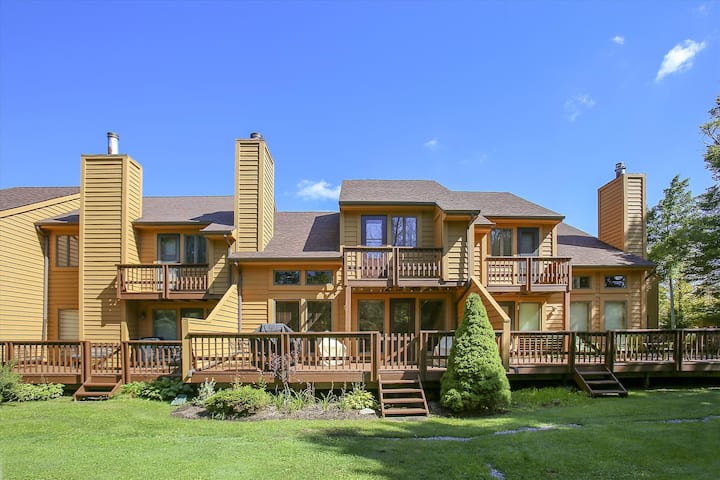 Pet Friendly, Wood Burning Fireplace, Scenic Views - Canaan Valley, WV