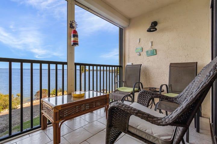 211 Winward Bayfront 2br W/ Bay View & Balcony - Fort Myers Beach