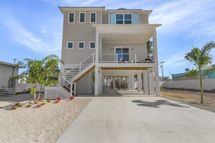 Brand New 4 Bed And Den 4.5 Bath Home Hot Tub - Sanibel Island, FL