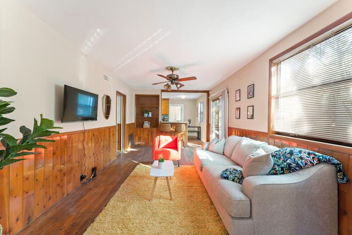 "The Rustic Jax Abode" Wi-fi, W/d, Central - Jacksonville, FL
