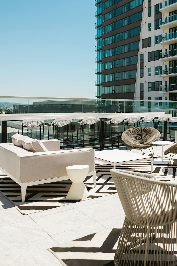 Rooftop Pool & Chic Design - The Godfrey Hollywood - Hollywood, CA