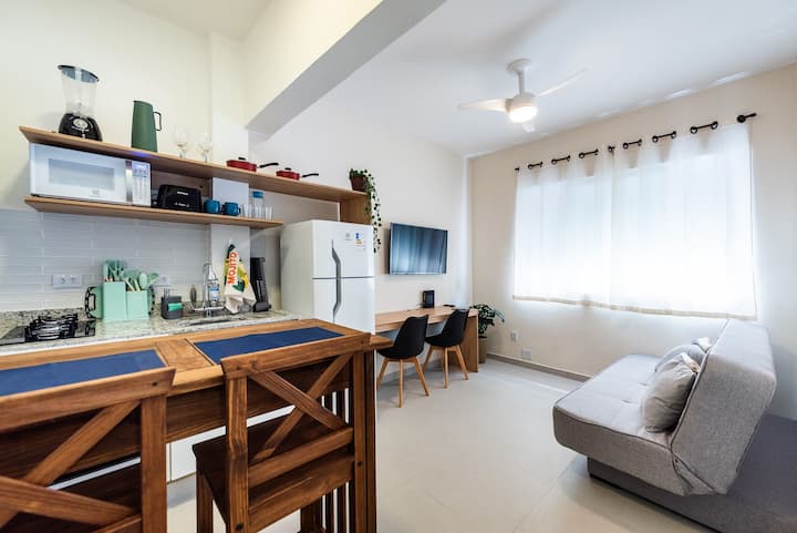 Em Frente à Praia Do Embaré/ar/wi-fi/enxoval - Santos