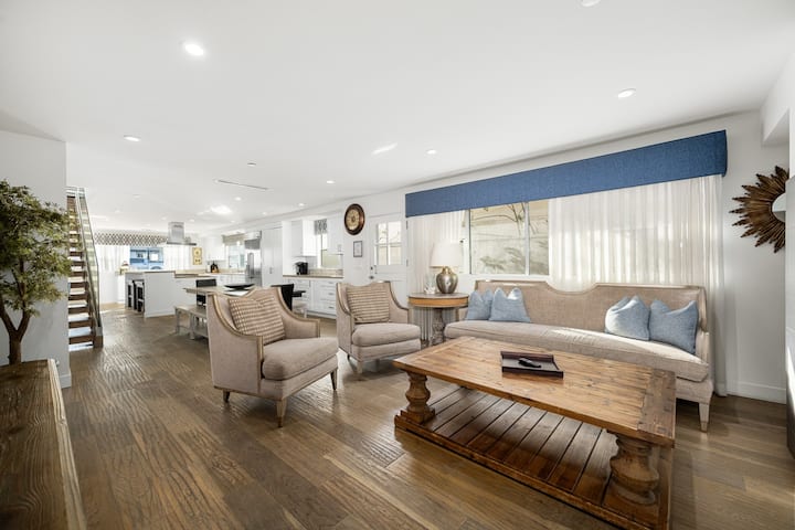 Perfect Beach House With Bay Views, Bbq & Rooftop - Newport Beach, CA