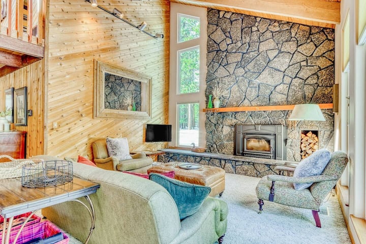 5br. Hot Tub! Full Resort Access - Sisters, OR