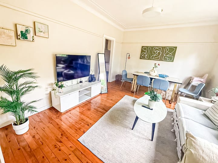 Stayau 4brm Stylish & Cozy Retreat In Mt Colah - Dural