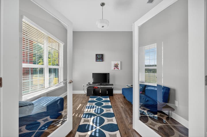 Floridays Manor - Jacksonville