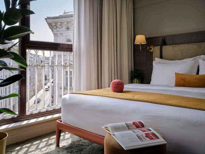 In The Middle Of The City's Best Restaurants - Wien