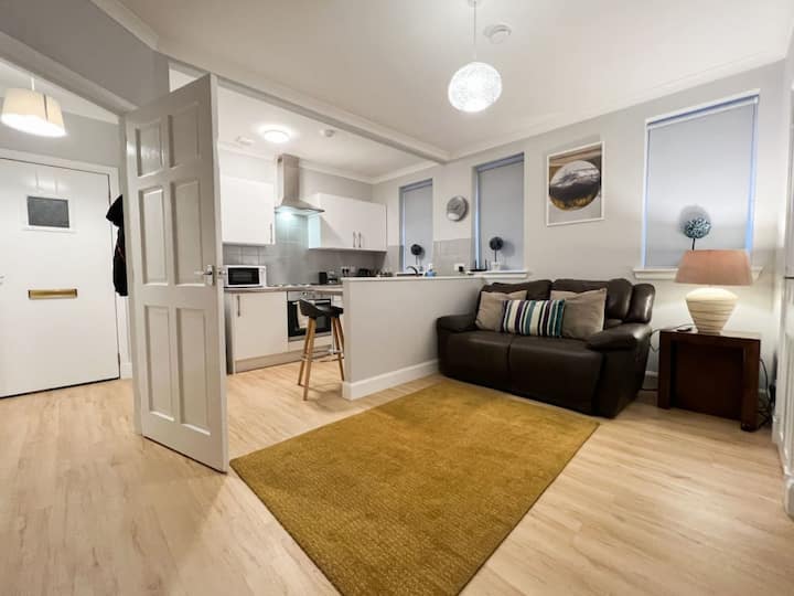 Glasgow 2 Bedroom Apartment - Glasgow